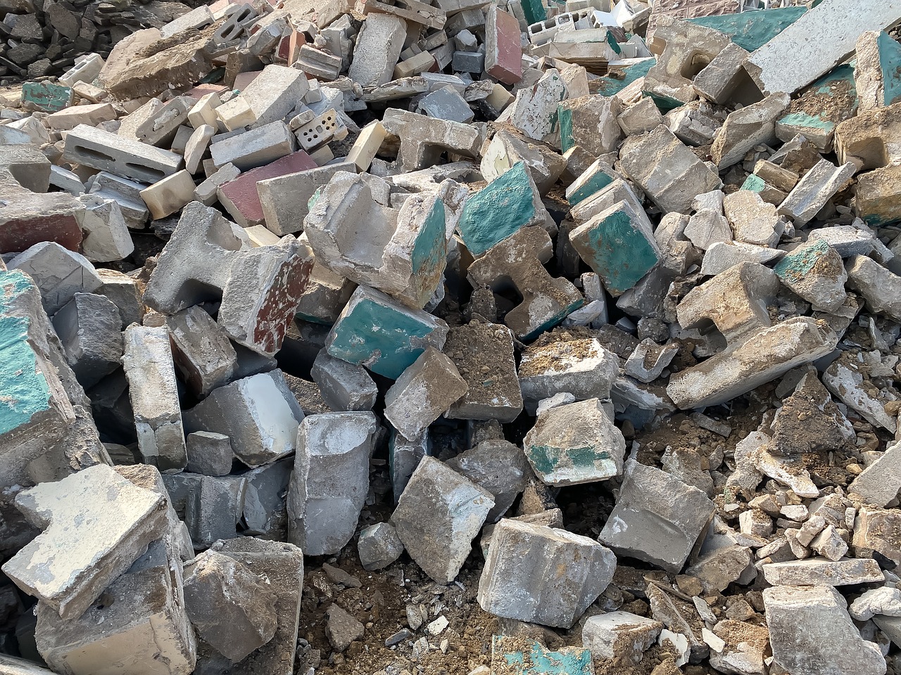 How To Avoid Fines And Penalties With Proper Construction Debris Removal